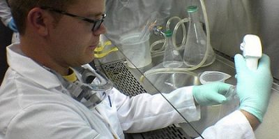 Test di contenimento con metodo Ki-Discus Belsar - LabWorld